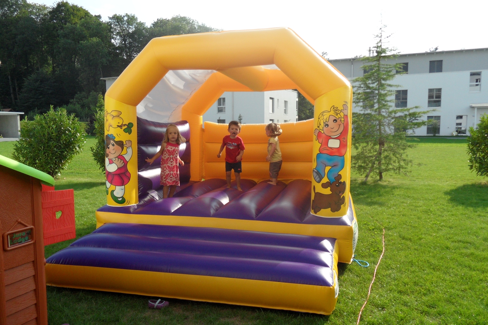 Hüpfburg Kids | Hüpfburgen – Attraktionen